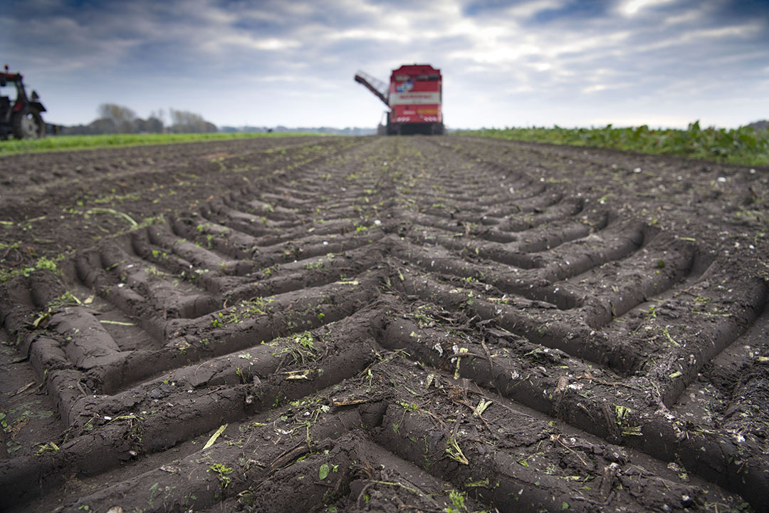 Soil compaction 101 - Future Farming Soil compaction 101 - Future Farming